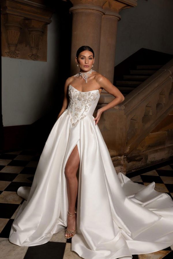 La Premiere Abbey Wedding Dress / Bridal Gown - The Wedding Factor